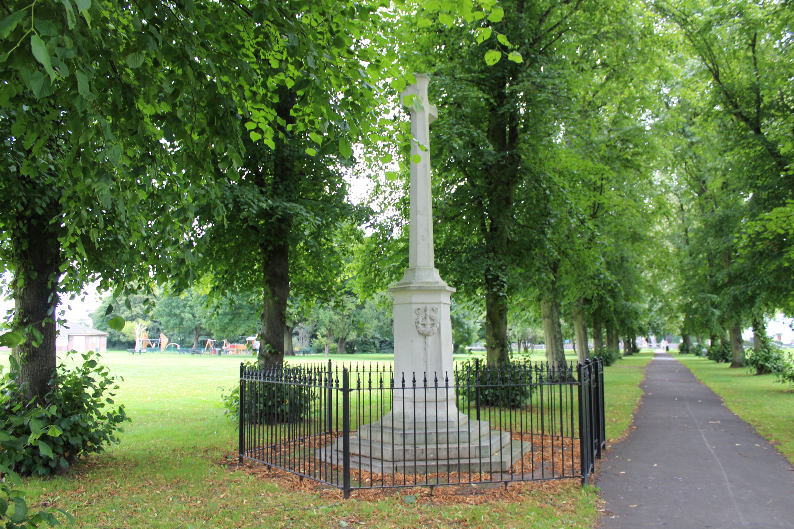 Broxbourne - War Memorials Online